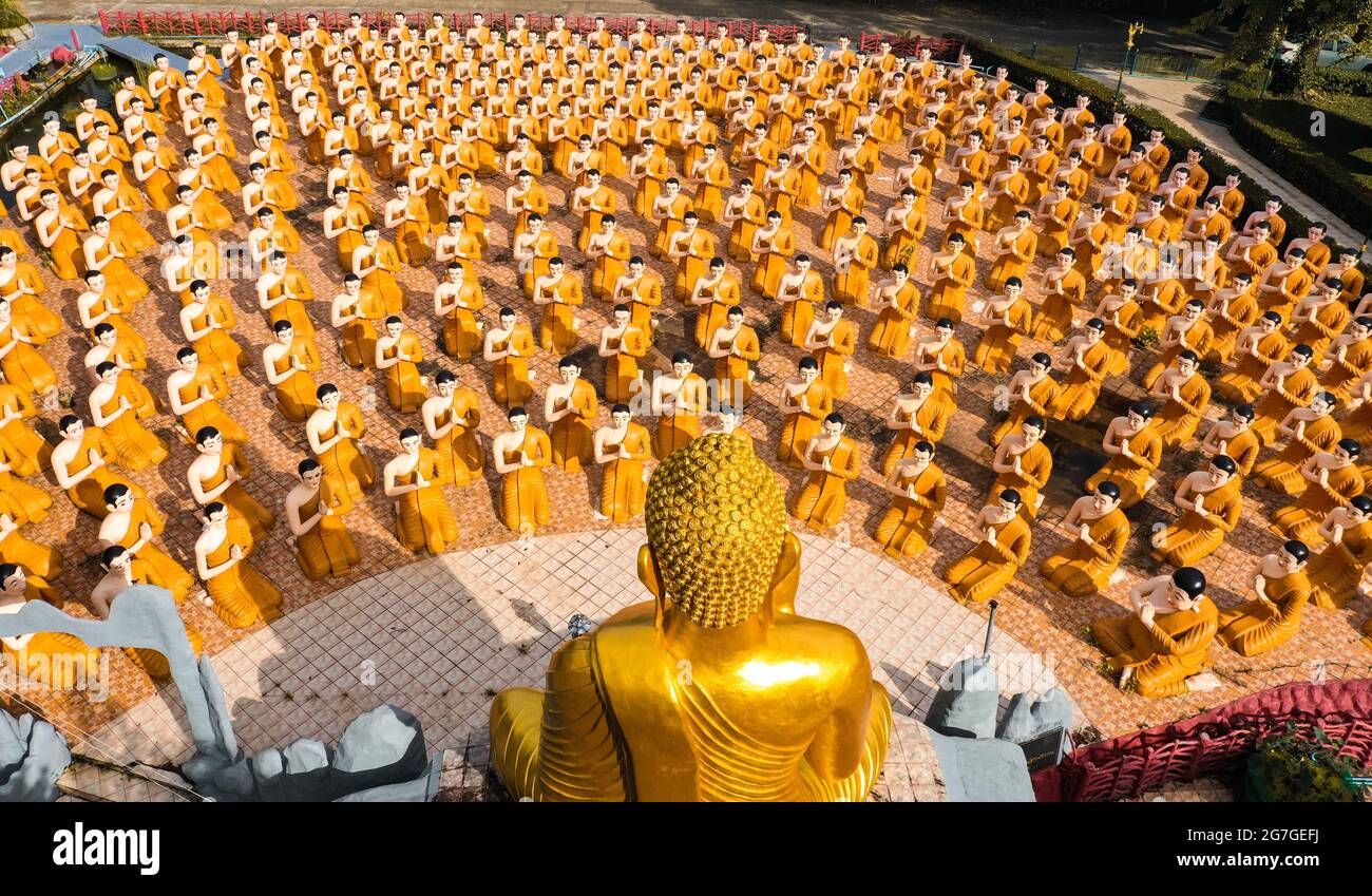 Wat Chak Yai temple, golden buddha and hundreds of monks, in ...