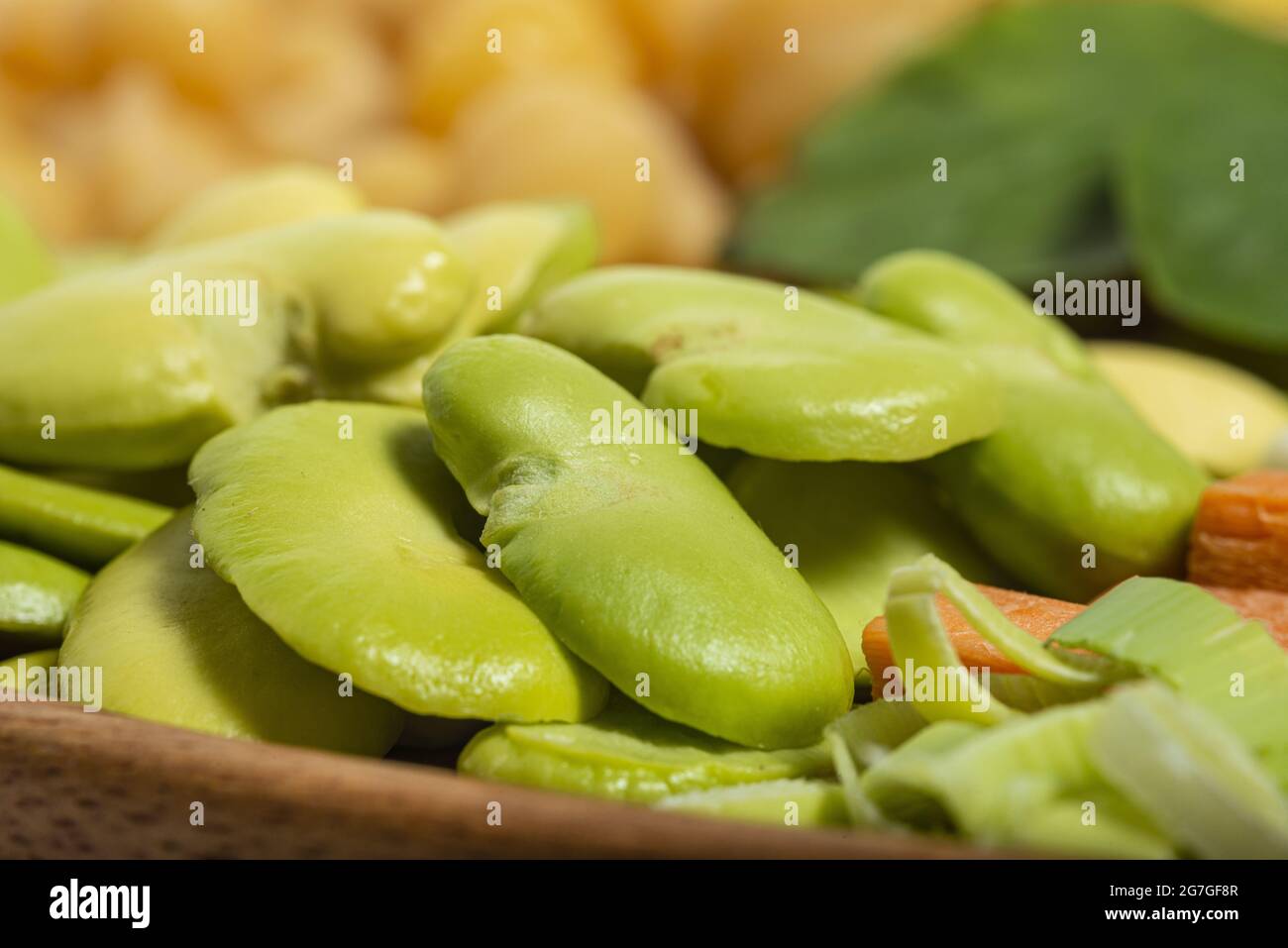 Mound of fava beans hi-res stock photography and images - Alamy