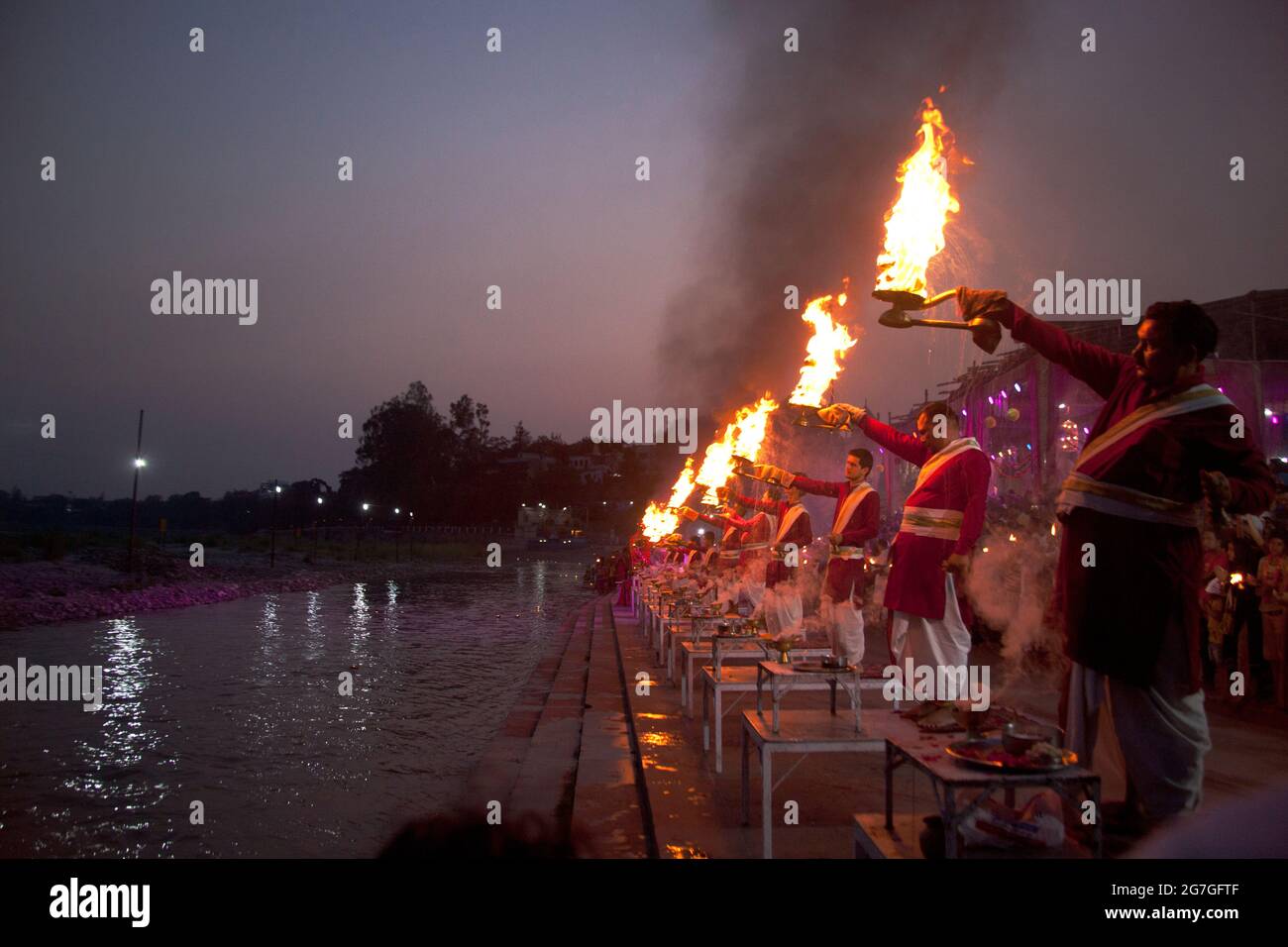 Ganga aarti ceremony in rishikesh hi-res stock photography and images ...