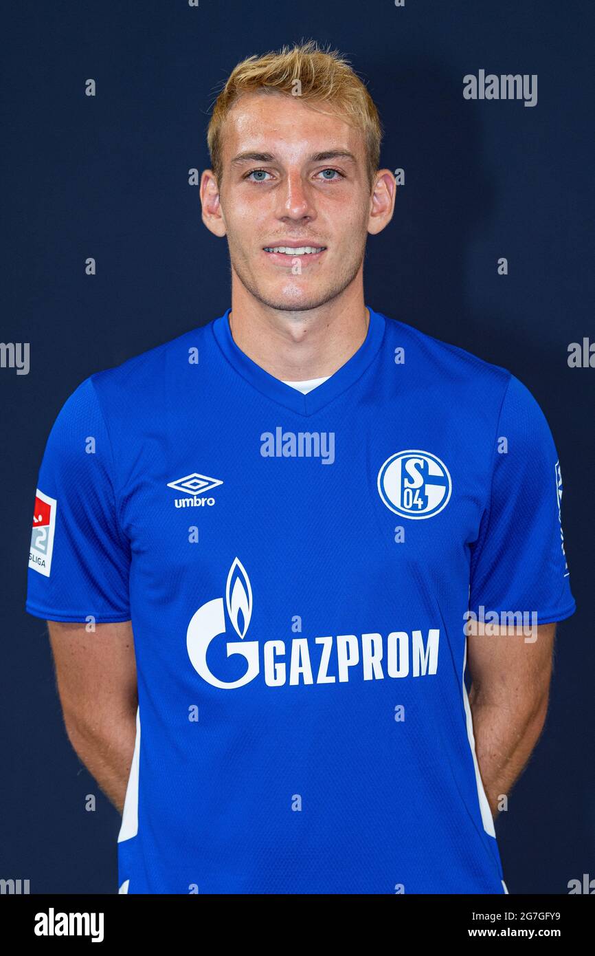 Gelsenkirchen, Germany. 13th July, 2021. Football, 2. Bundesliga, team ...