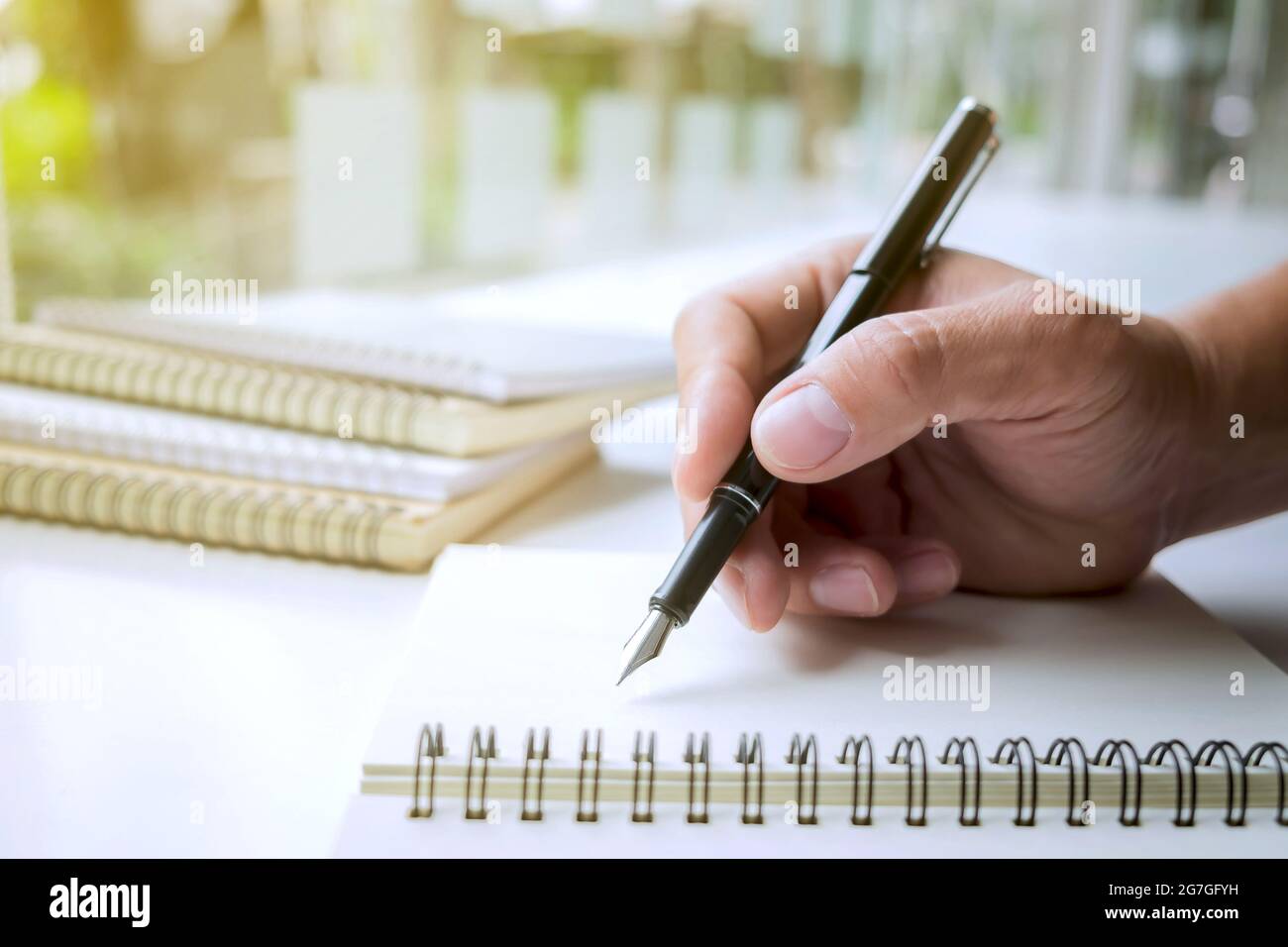 Human hand writing hi-res stock photography and images - Alamy