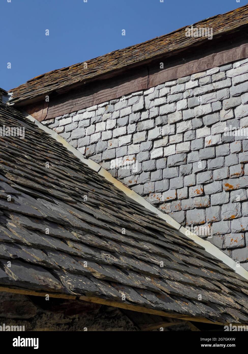 Slate roof tile hi-res stock photography and images - Alamy