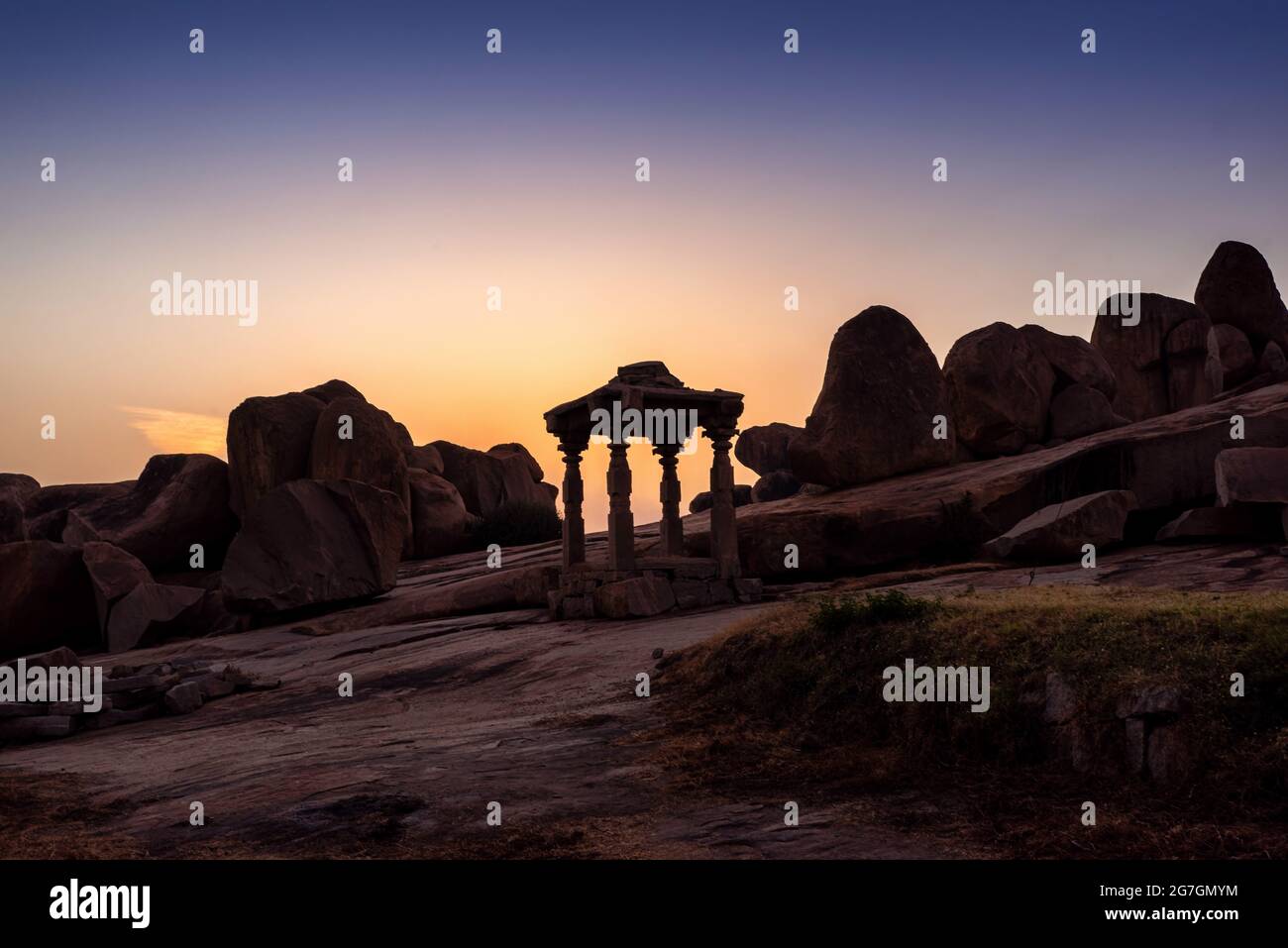 Beautiful ancient architecture of temples on Hemakuta Hill in Hampi ...