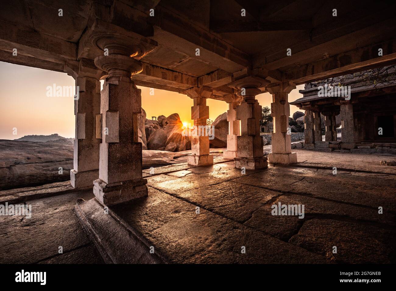 Beautiful ancient architecture of temples on Hemakuta Hill in Hampi ...