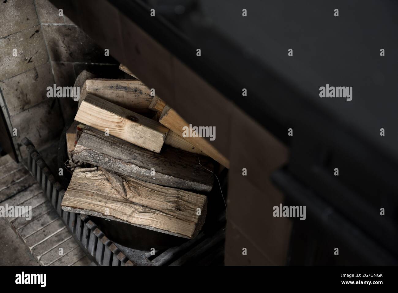 Modern luxury fireplace close hi-res stock photography and images - Alamy