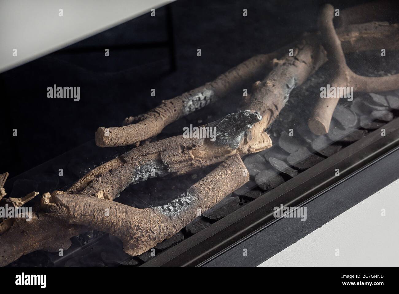 Modern luxury fireplace close hi-res stock photography and images - Alamy