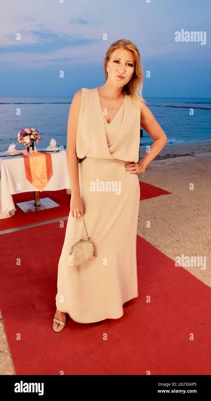 Blonde woman full body hi-res stock photography and images - Alamy