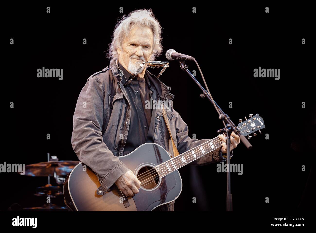 American singer songwriter actor kris hi-res stock photography and ...