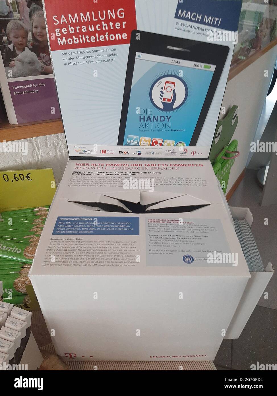 Recycling - collection point for used cell phones, rare earths ...