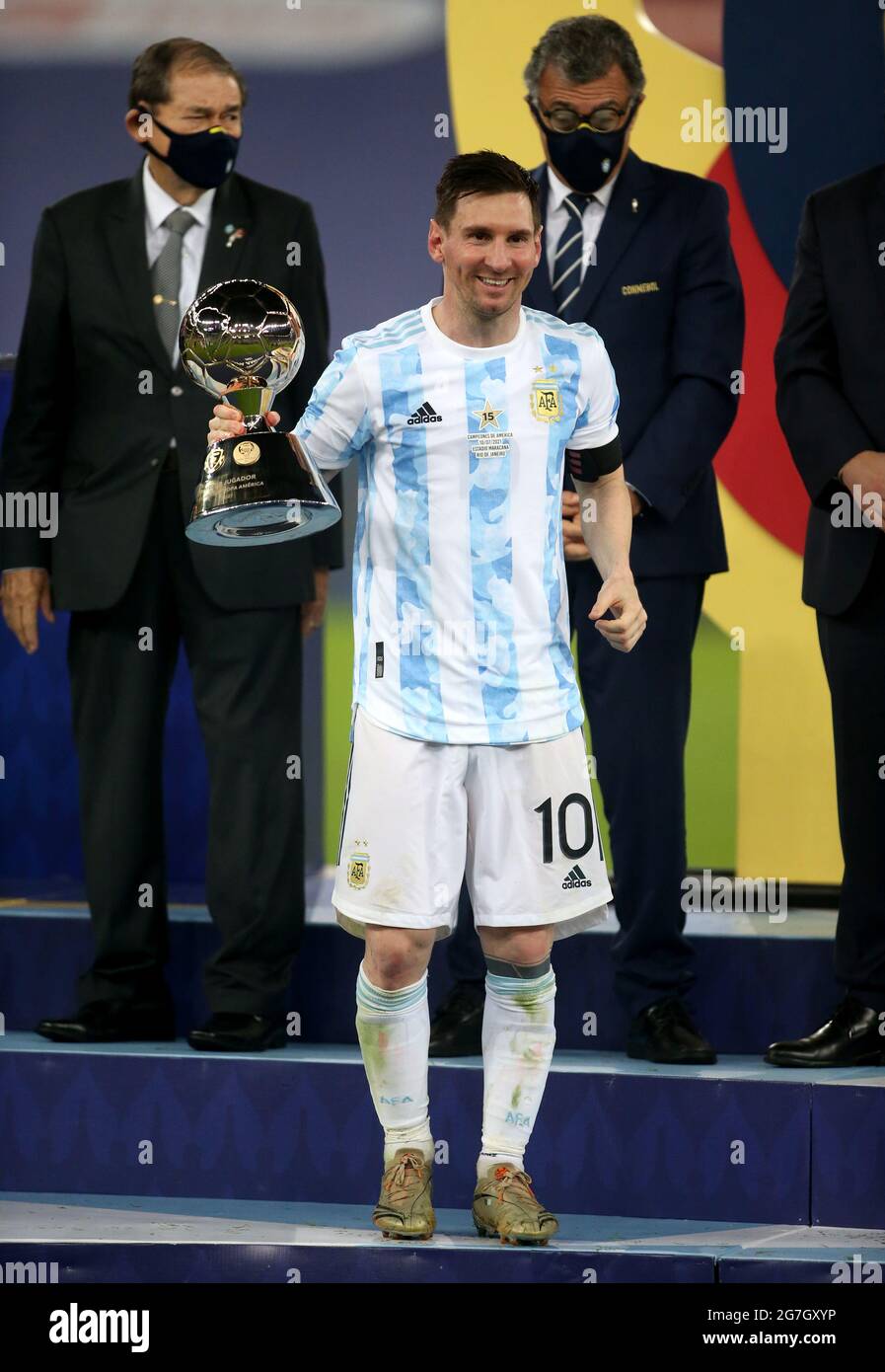RIO DE JANEIRO, BRAZIL - JULY 10: Lionel Messi of Argentina lift the ...