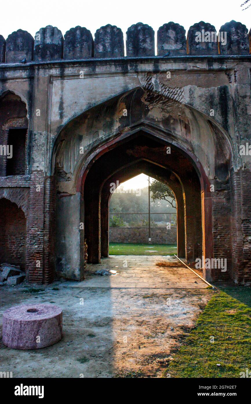 Kashmiri Gate in Delhi, India Stock Photo - Alamy
