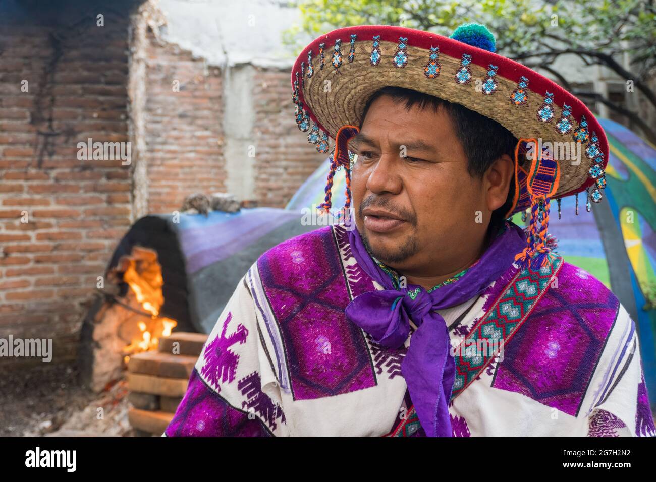 Huichol person hi-res stock photography and images - Alamy
