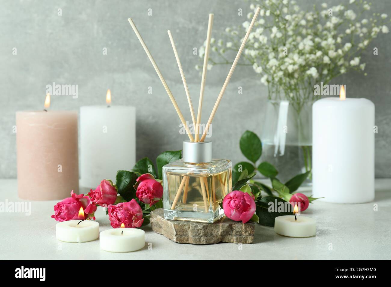 Candles and diffuser hi-res stock photography and images - Alamy