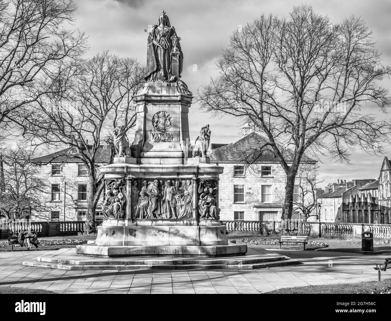 The image is of Queen Victoria at the Memorial Gardens in Dalton Square ...