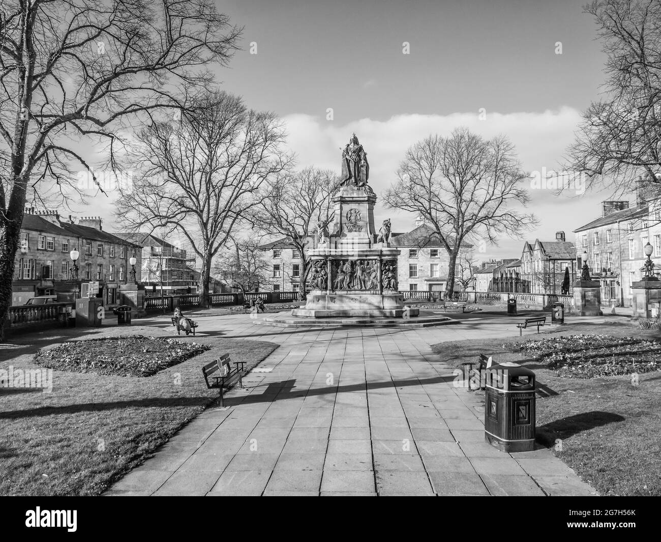 The image is of Queen Victoria at the Memorial Gardens in Dalton Square ...