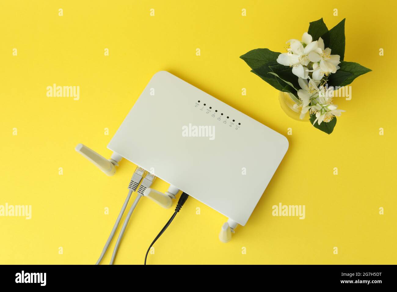 Yellow router hi-res stock photography and images - Alamy