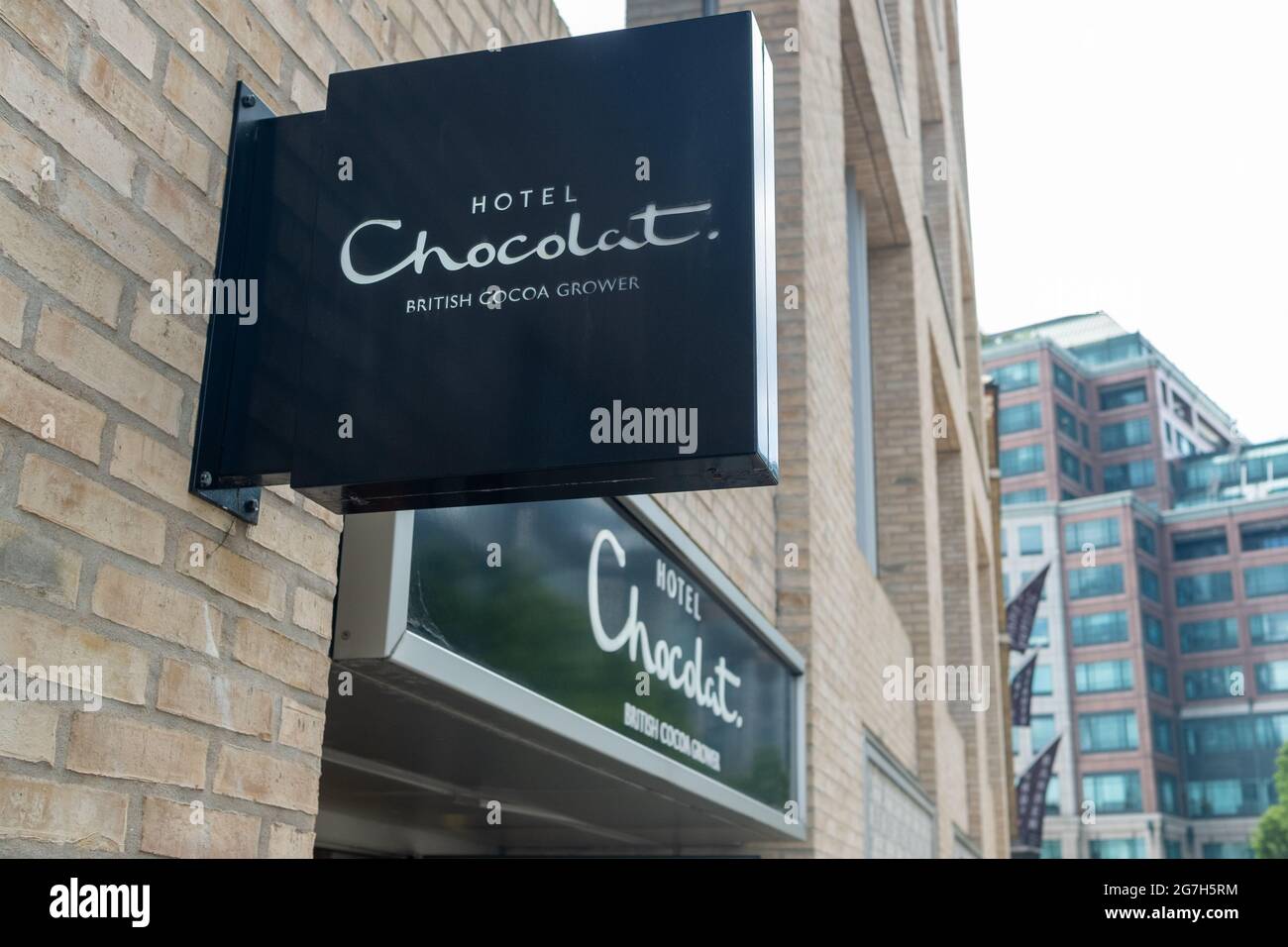 High street chain hi-res stock photography and images - Alamy