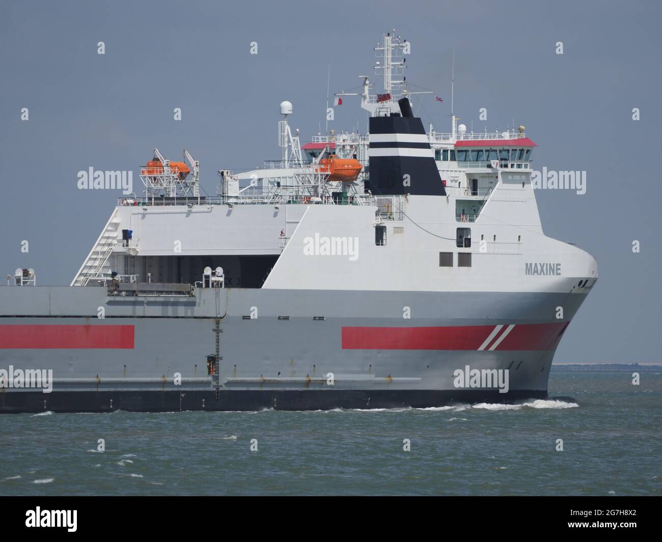 Ship leaving sheerness port hi-res stock photography and images - Alamy