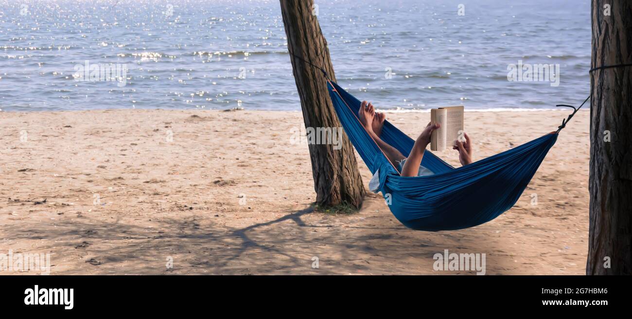 Seascape for book hi-res stock photography and images - Alamy