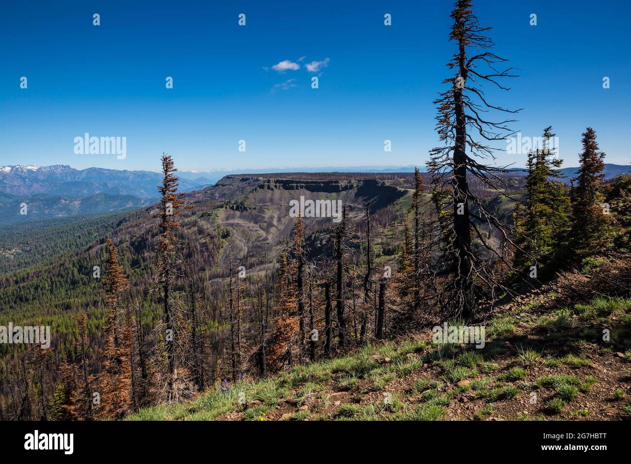 The Enchantments viewed from the flat top of Table Mountain, Okanogan ...