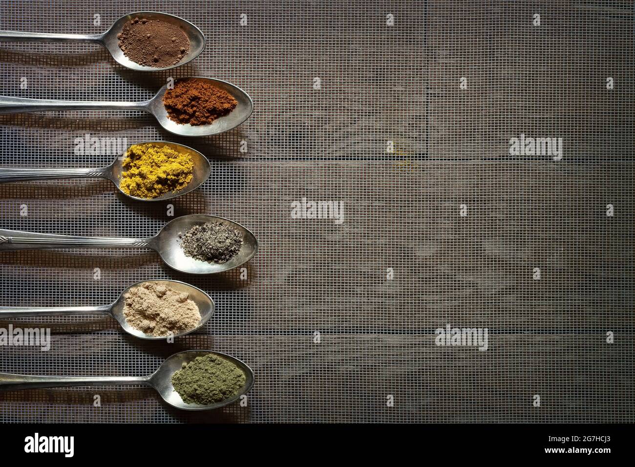 6 spoons hi-res stock photography and images - Alamy