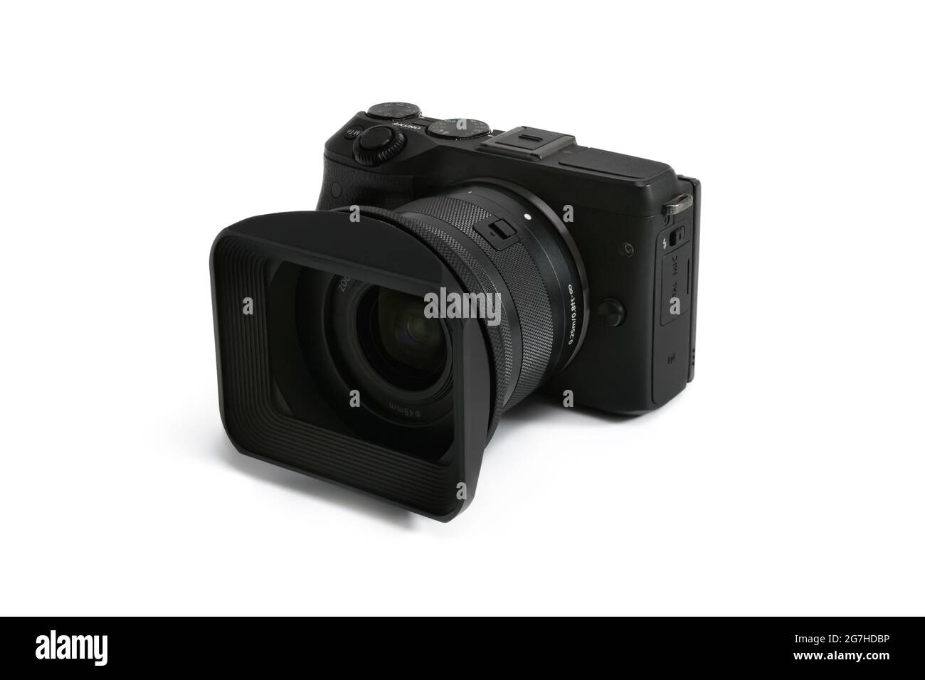 digital mirrorless camera isolate on white background Stock Photo - Alamy