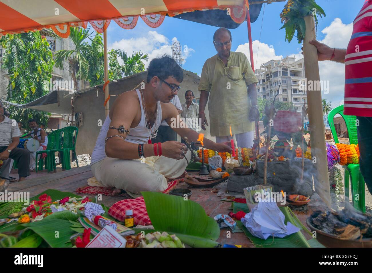 Hinduism prayer hi-res stock photography and images - Alamy