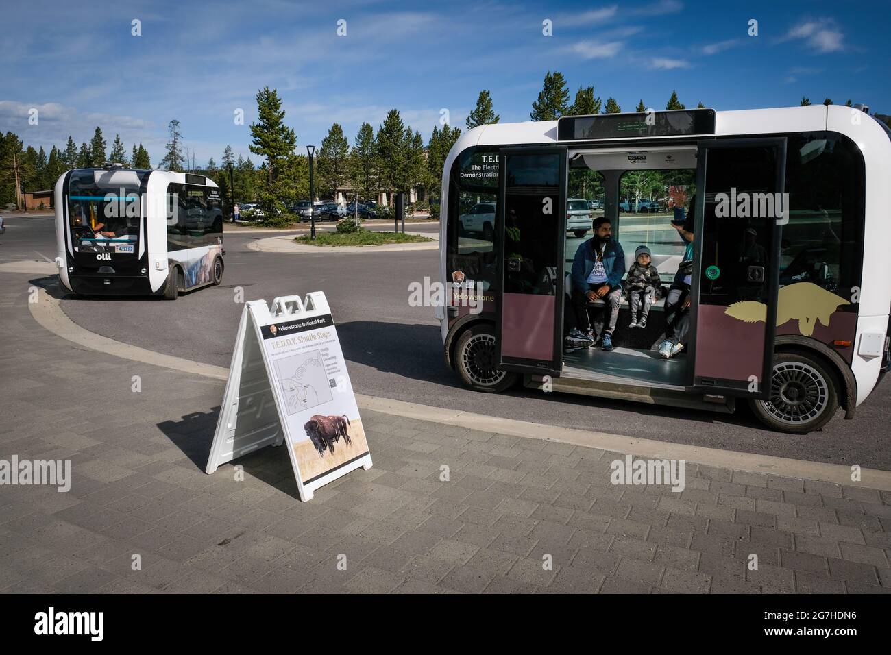 Autonomous bus hi-res stock photography and images - Alamy
