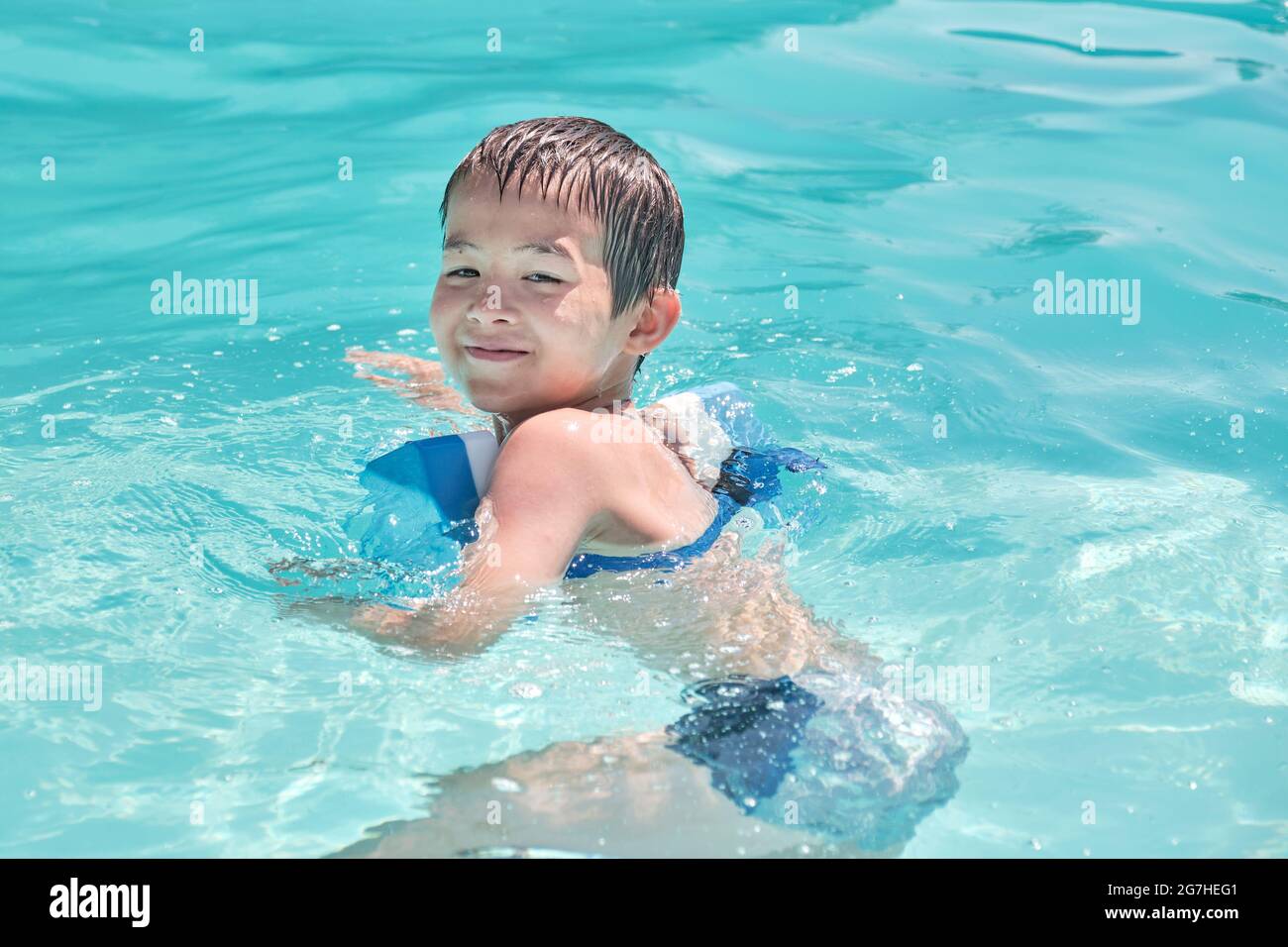 Asian kids swimming pool hi-res stock photography and images - Alamy