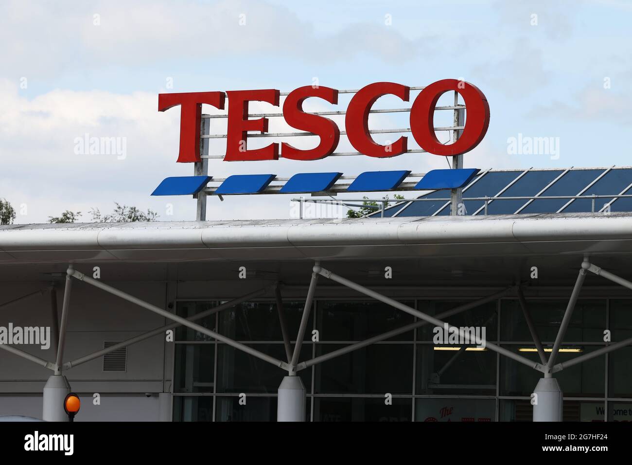 Wren kitchens logo hi-res stock photography and images - Alamy