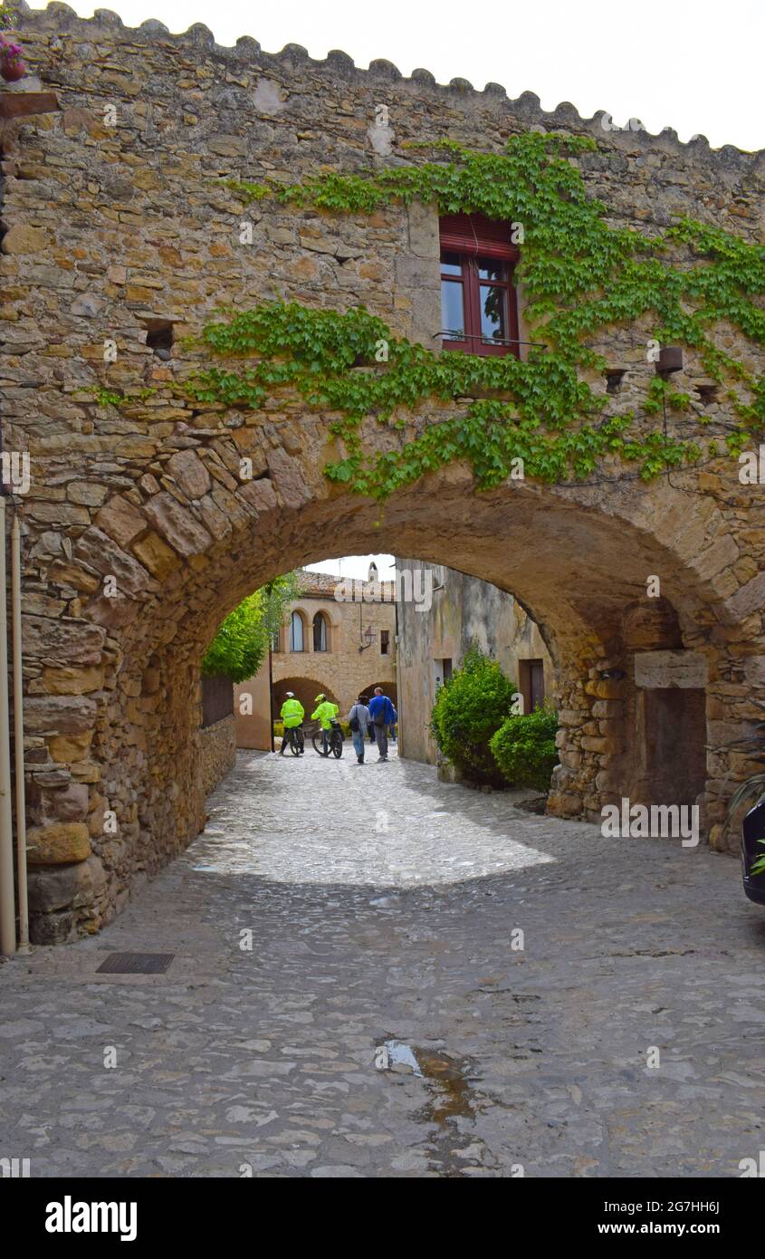 Streets of Peratallada, Gerona Spain Stock Photo - Alamy