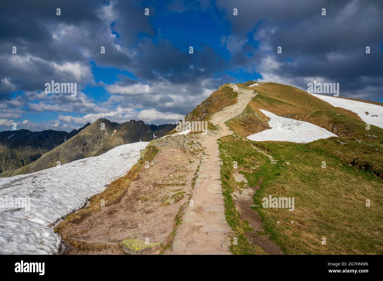 Ridge hiking trail hi-res stock photography and images - Alamy