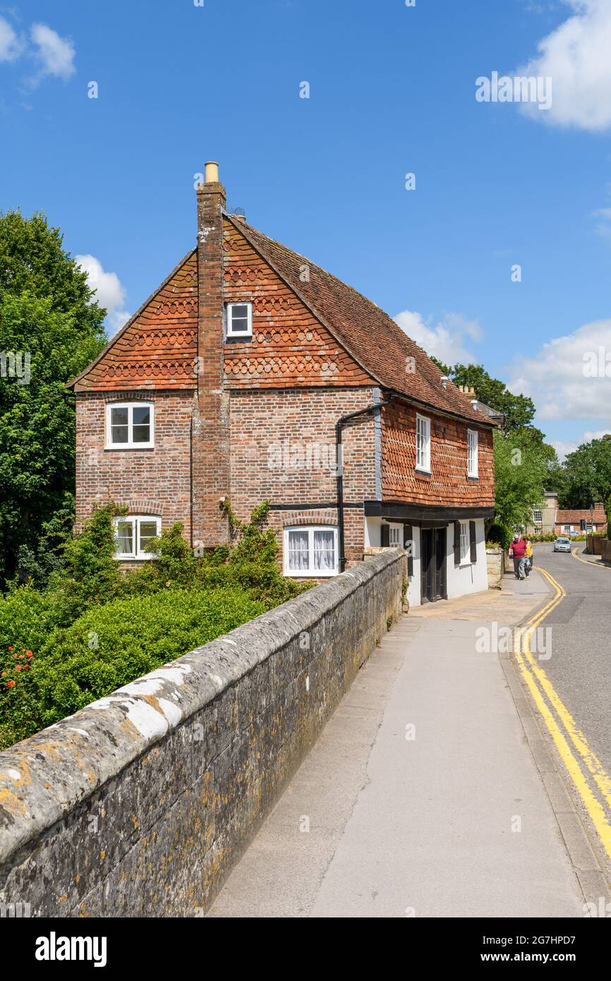 Salisbury harnham bridge hi-res stock photography and images - Alamy