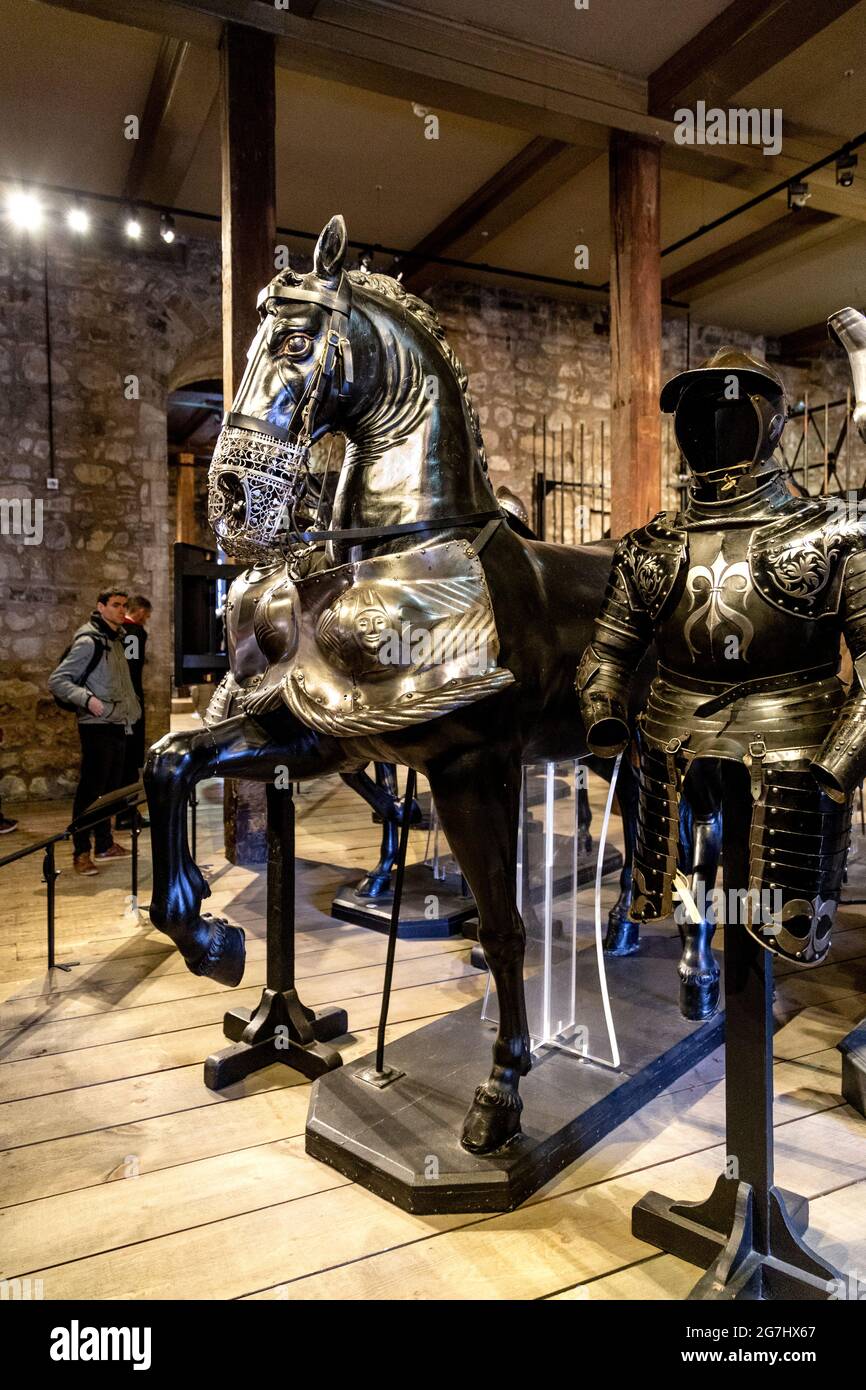 16th century horse armour - muzzle and peytral Armour display inside ...