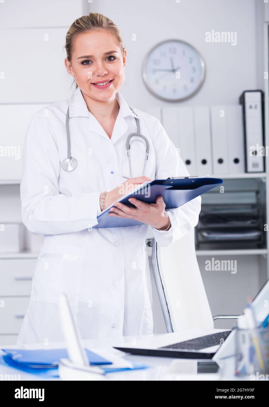 Medical docto hi-res stock photography and images - Alamy