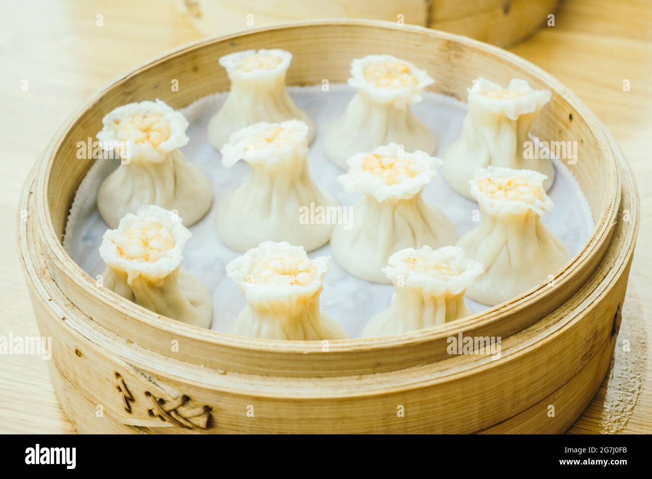 Dim sum dumpling - Chinese food style Stock Photo - Alamy