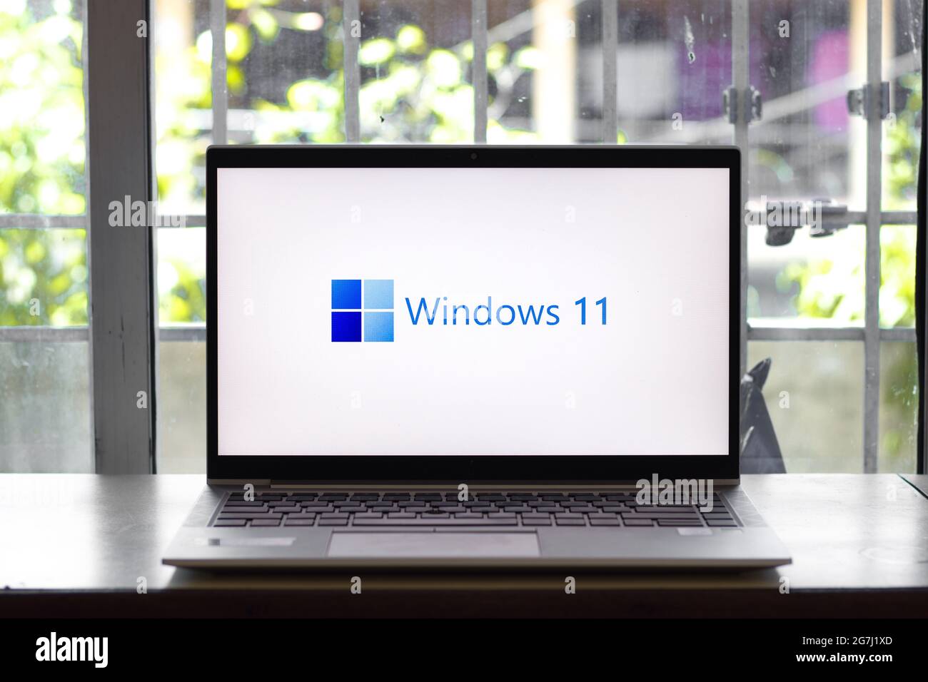 Windows 11 beta hi-res stock photography and images - Alamy