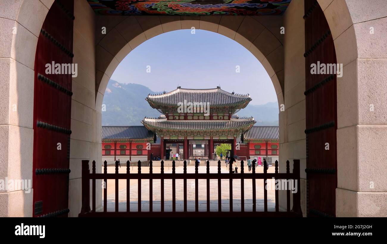 Joseon dynasty korean architecture hi-res stock photography and images ...