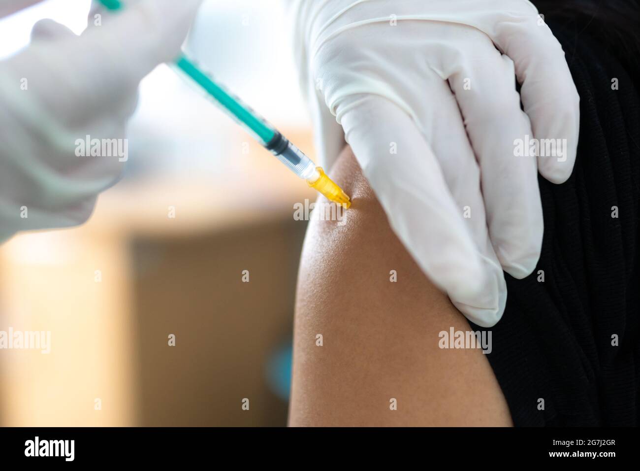 Coronavirus vaccination injection at the clinic Stock Photo - Alamy