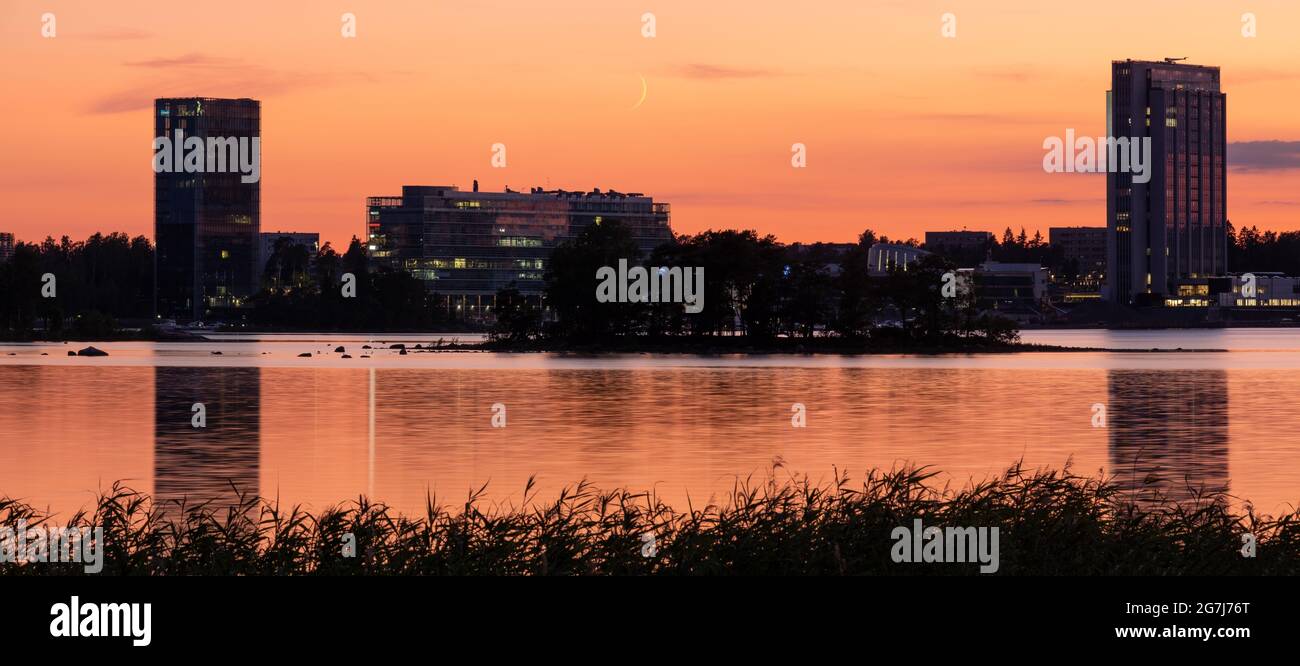 Golden color skyline during sunset hi-res stock photography and images ...