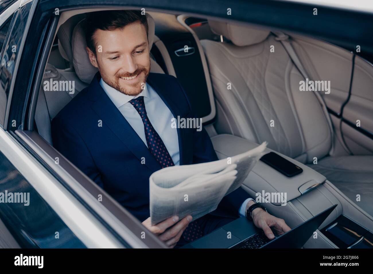 Computer person news reading hi-res stock photography and images - Alamy