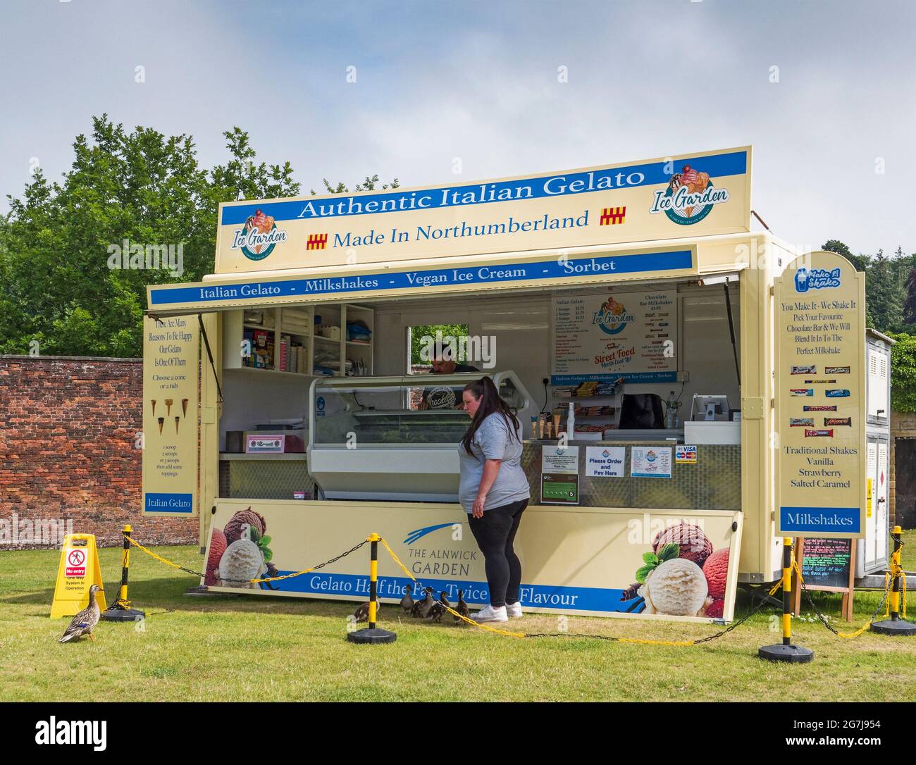 Queueing for ice cream hi-res stock photography and images - Alamy