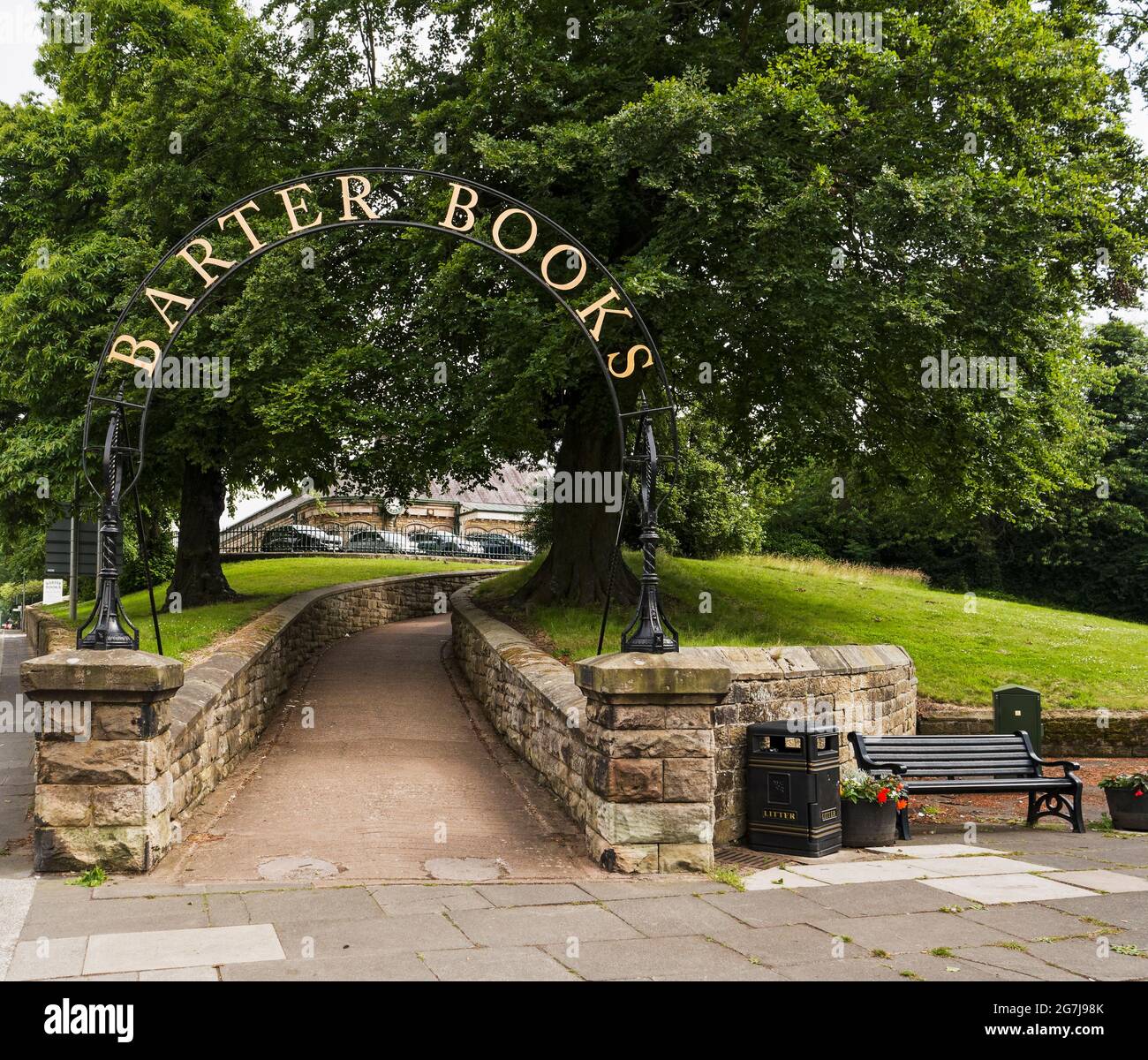 Victorian alnwick railway station hi-res stock photography and images ...