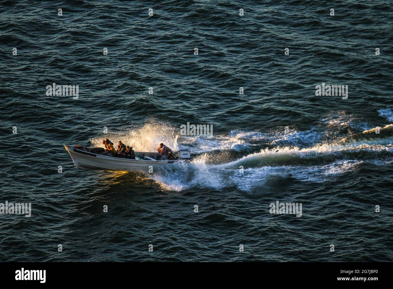 Pescadores lancha hi-res stock photography and images - Alamy