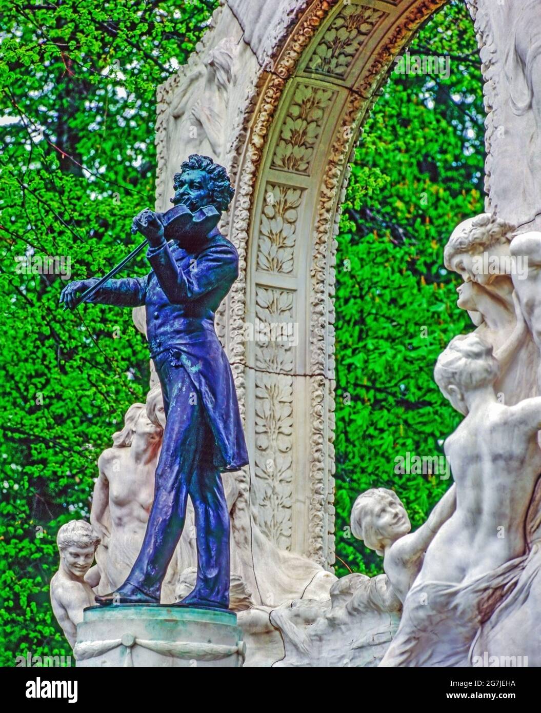 Statue of Johann Strauss in Stadtpark, Vienna Stock Photo - Alamy