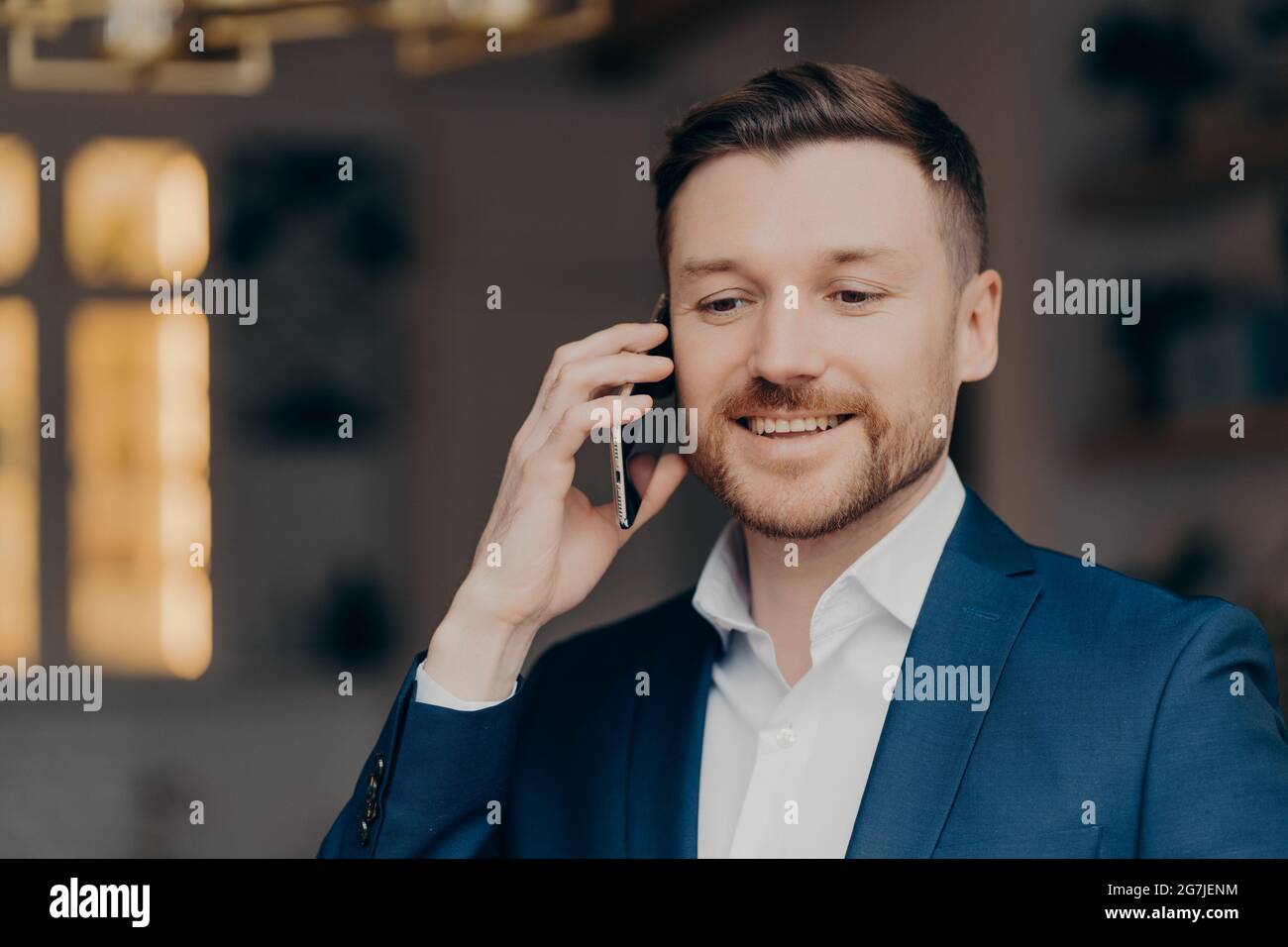 Business call hi-res stock photography and images - Alamy