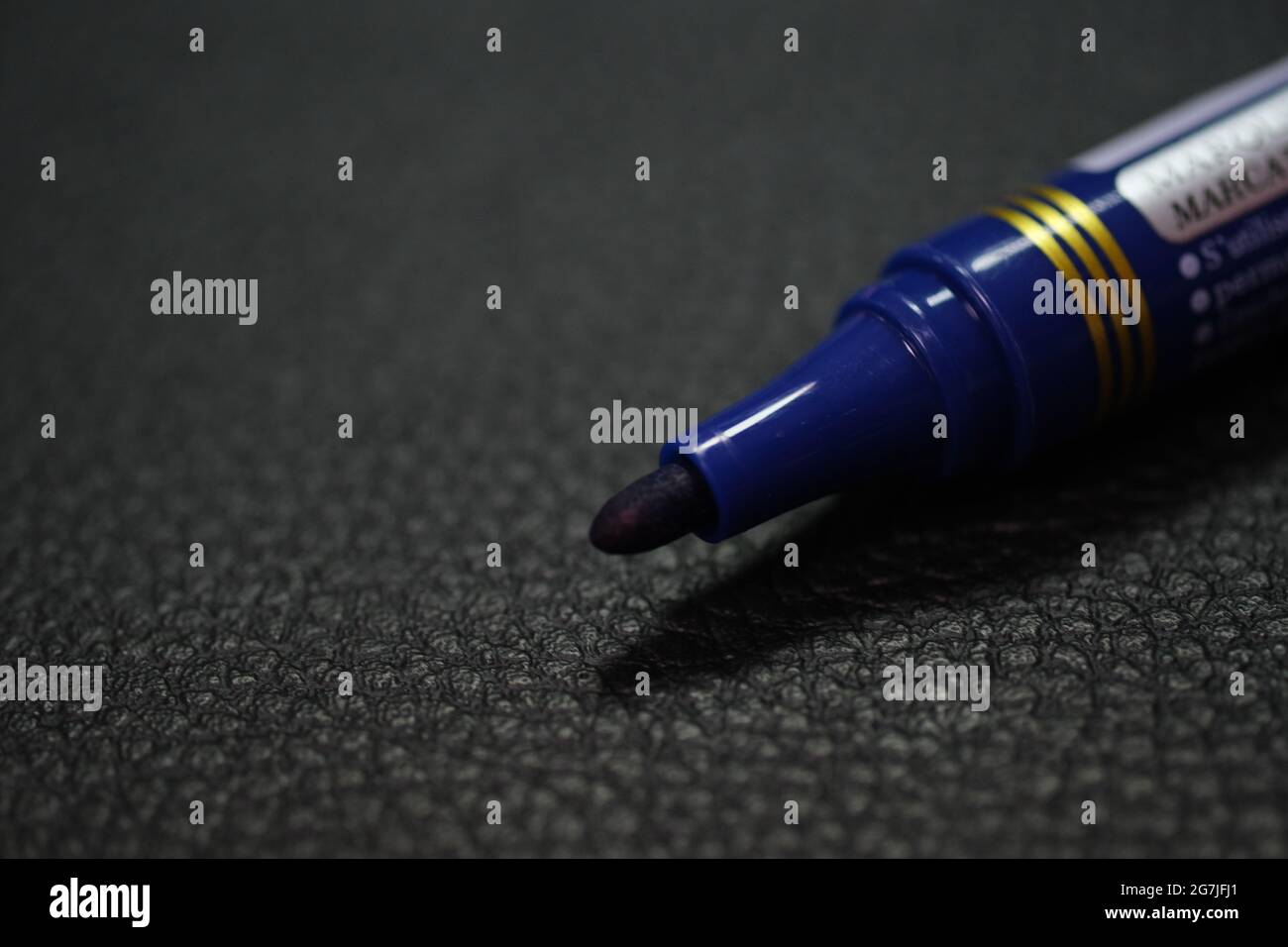 Blue thick marker tip Stock Photo - Alamy