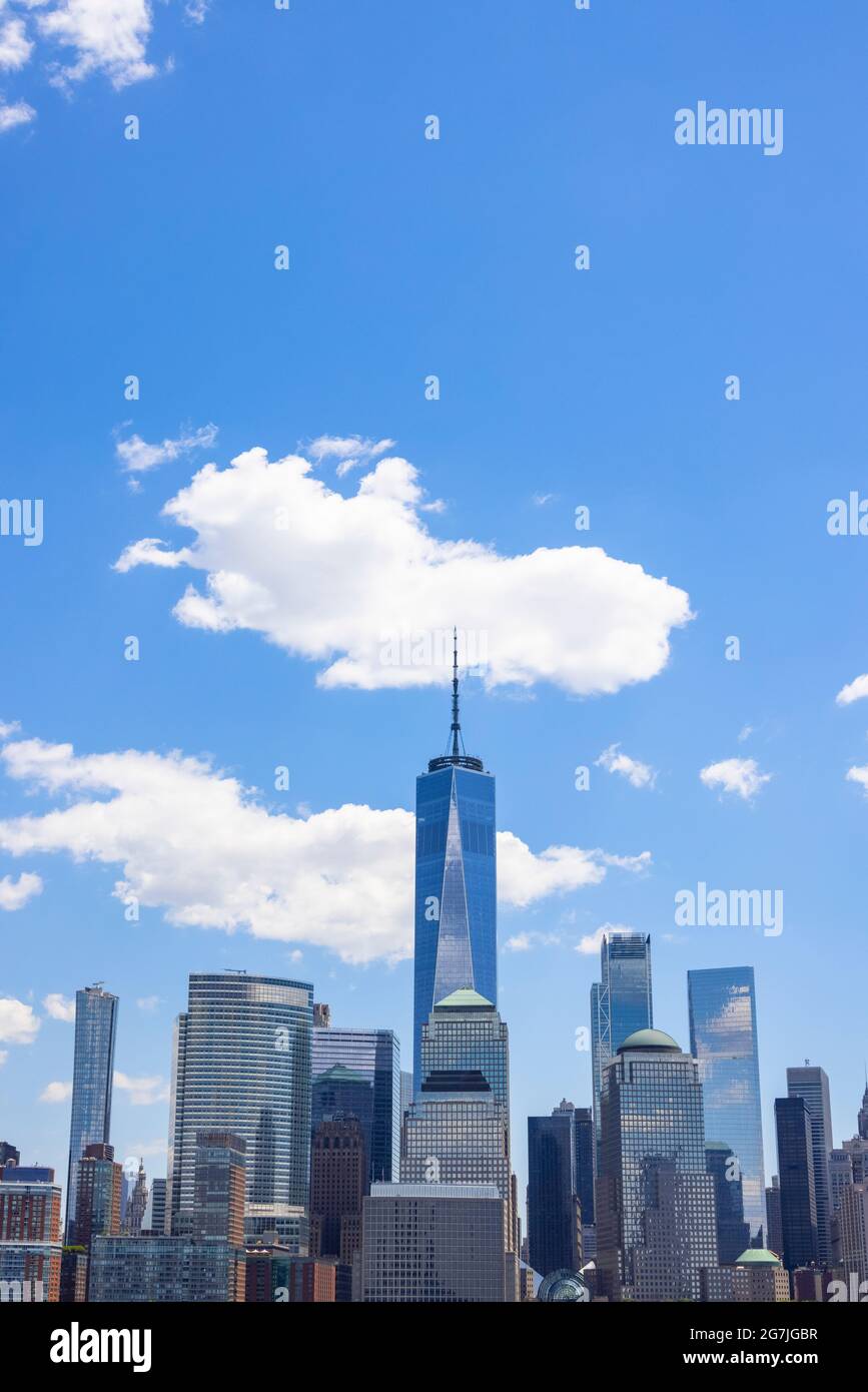 Unique shape clouds float over the Lower Manhattan skyscraper in ...