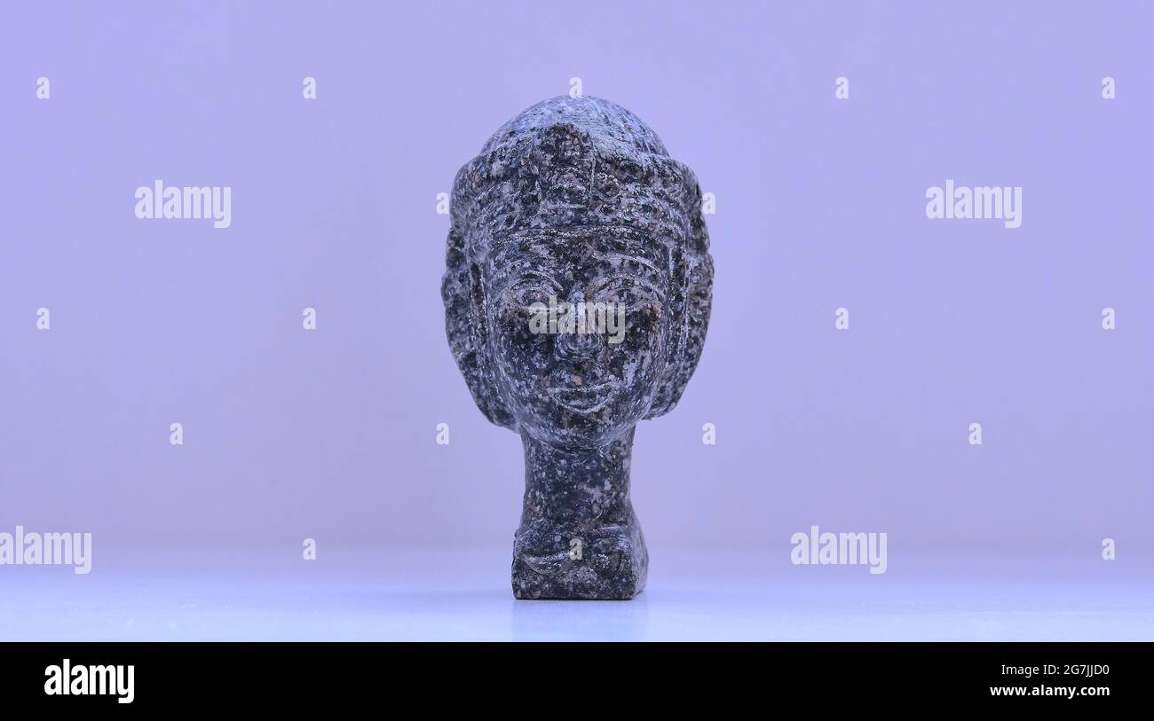 Stone statue face female hi-res stock photography and images - Alamy