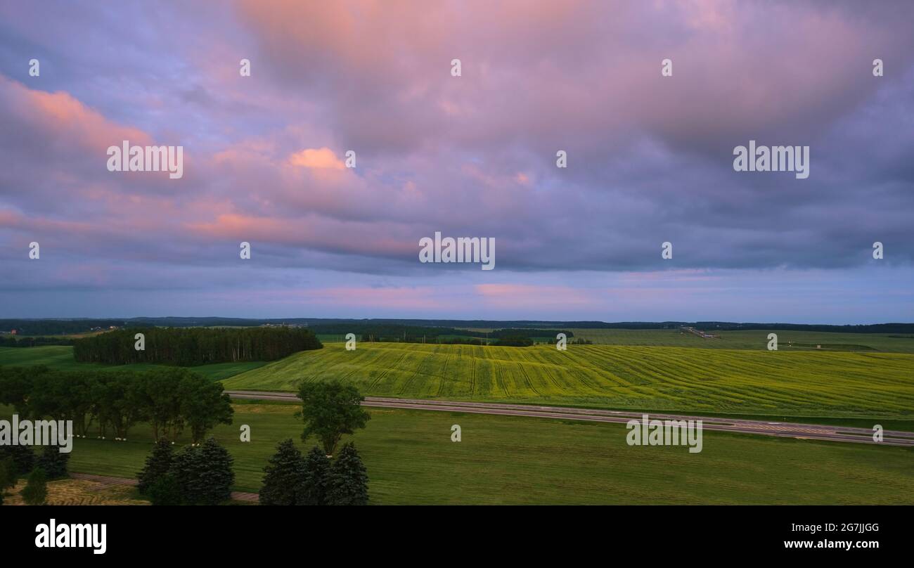 Beautiful blue purple sky sunset hi-res stock photography and images ...